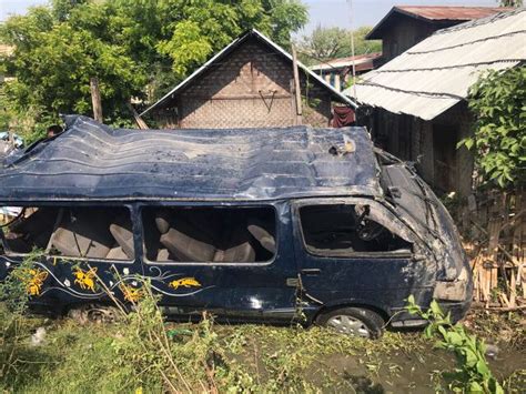 Dvb ခရီးသည္တင္ကား ေနာက္ပိုင္းကုိ ၁၂ ဘီးကားဝင္တိုက္၊ ၁၀ ဦး ဒဏ္ရာရ