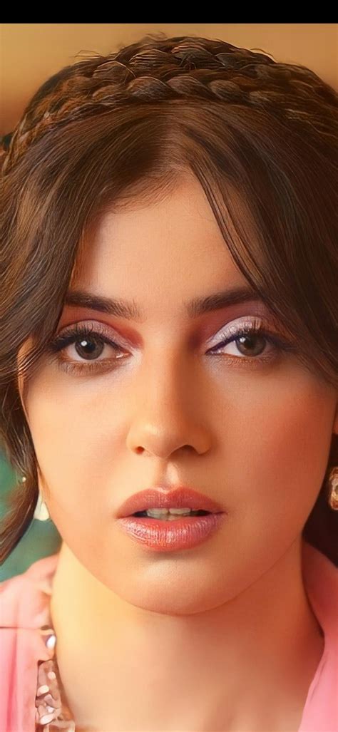 Divya Khosla Kumar Rbollyarm