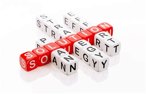 빨간색과 흰색 장난감 블록 형성 솔루션 크로스 워드 퍼즐 솔루션 개념 0명에 대한 스톡 사진 및 기타 이미지 0명 3차원 형태 개념 Istock