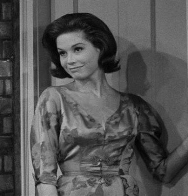 Redrump Retrofix Laura Petrie