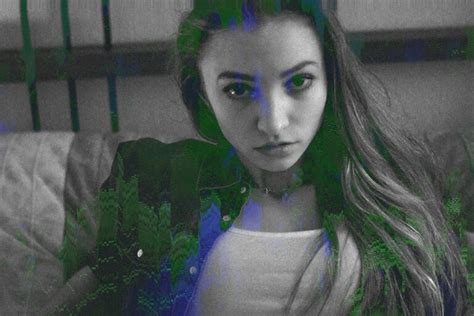 Glitch Effect V MasterBundles