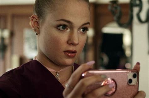 Сериал Половое перевоспитание Франция фото видео описание серий Вокруг ТВ