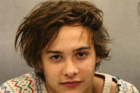 Frank Dillane Biography Net Worth Age Height Girlfriend Father Brother Career
