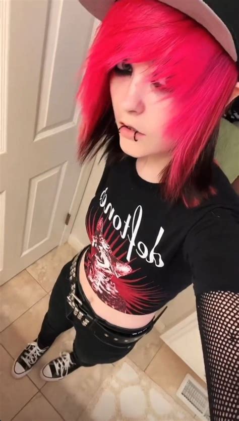 Pin By Gus Hill On Quick Saves Scene Outfits Emo Scene Hair Scene