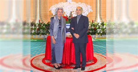 សម្តេចប្រធានរដ្ឋសភា ក្រាបបង្គំថ្វាយសារលិខិតថ្វាយព្រះពរ ព្រះករុណា ព្រះមហាក្សត្រ