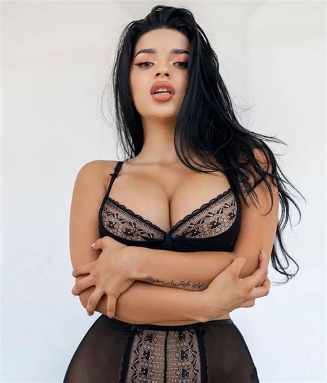 Sexy Barber Turns Instagram Model Who Earns £47k A Week From Male