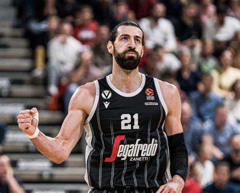 თორნიკე შენგელია სერია A ში ოქტომბრის Mvp გახდა