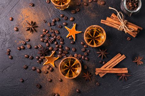 위스키 브랜디 또는 주류 향신료 아니 스 별 커피 콩 계 피 스틱 0명에 대한 스톡 사진 및 기타 이미지 0명 가지 식물 부위 갈색 Istock