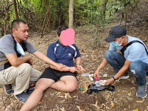 สภ เซกา จับกุม 2 ผู้ต้องหายาเสพติดพร้อมของกลางรวม 625 เม็ด และยาไอซ์ 5 31 กรัม ตำรวจภูธร