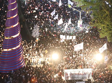 韩国财阀重磅出击，朴槿惠地位岌岌可危