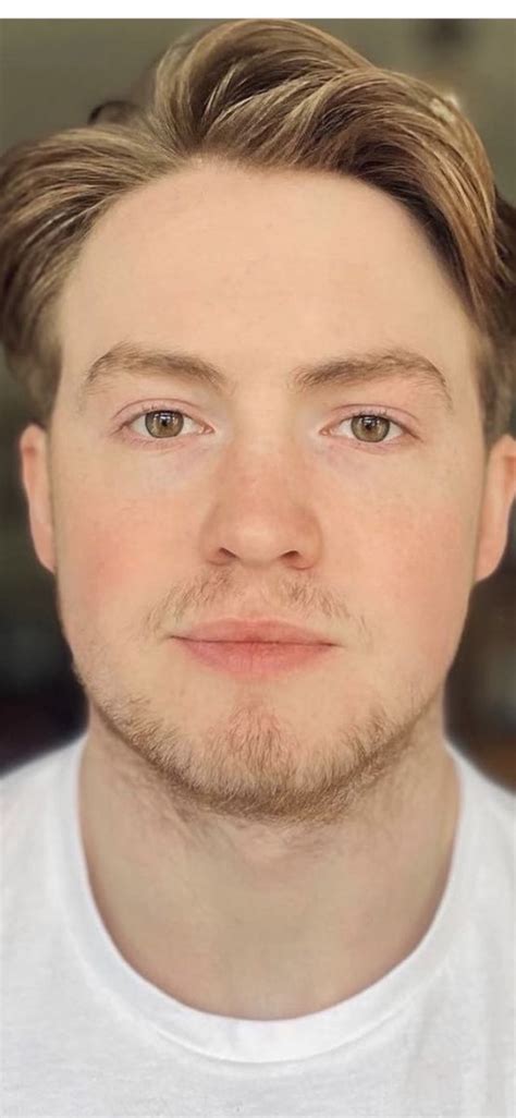 Pin De Mikec En Quick Saves Hombres Atractivos Celebridades Bonitos Chicos Británicos