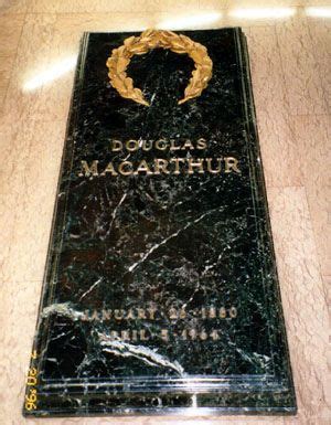 Grave Marker Gen Douglas Macarthur His Body Was Finally Laid To Rest