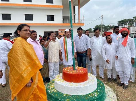 Independence Day Celebrated With Pomp In Bjp Office बीजेपी कार्यालय