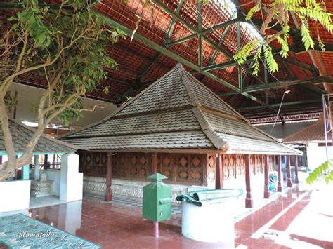 Menelusuri Jejak Sunan Giri Gresik Alamasedy