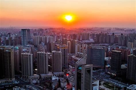 经济学家：“房价是应该上涨的，让有钱的人尽量多买房子”