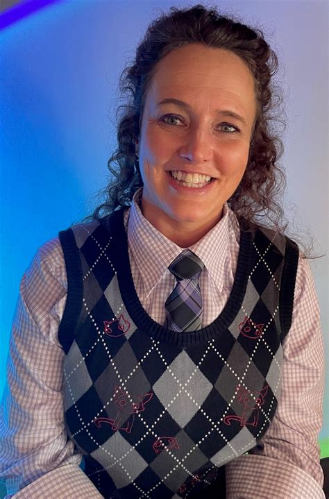 Featured Fellow Brittany Gnau Trains Future Leaders And Teachers Across Sri Lanka English