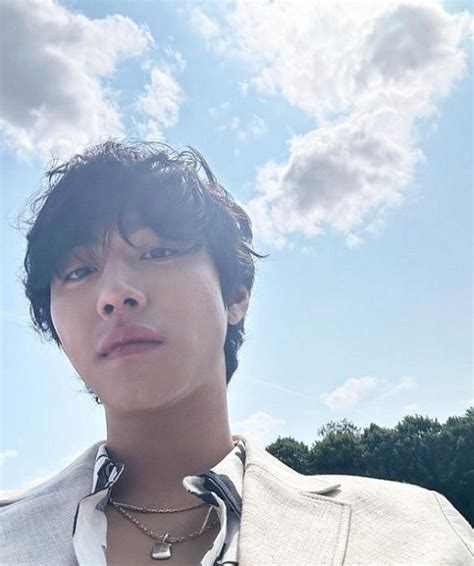 안효섭 Love You Paris…여행 중에도 섹시미 철철