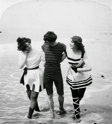 30 Interesting Vintage Photos Of Swimwear Styles From The Victorian Era