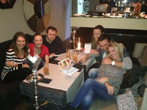 Ольгу Фреймут застали в объятиях неизвестного мужчины фото