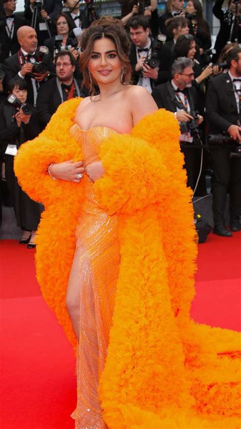 टीवी एक्ट्रेस Deepti Sadhwani के हॉट लुक्स