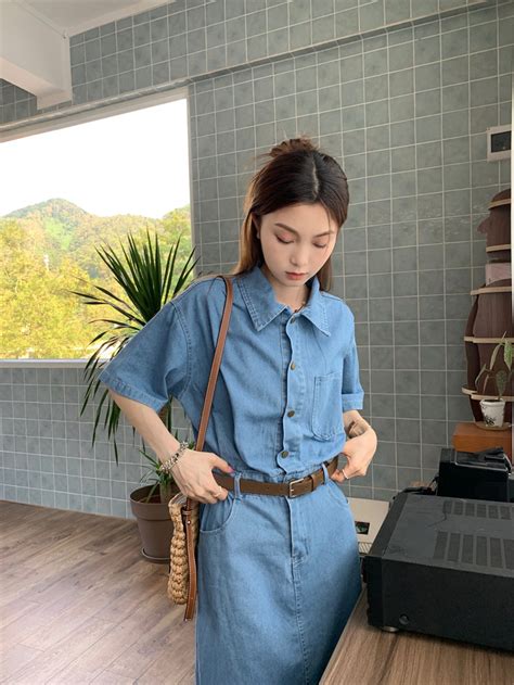 데님 롱 원피스 셔츠 카라 앞단추 로우숄더 반팔 루즈핏 뒷밴딩 세미a라인 롱 청 원피스 봄 여름 긴원피스 넉넉한 여유핏