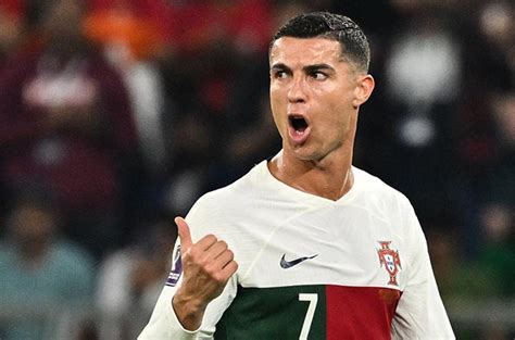 호날두 키 187㎝인데 사진마다 까치발…외신도 조롱