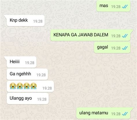 Respons Cowok Ketika Pacarnya Chat Duluan Kenapa Kisah Cinta Mereka Mulus Banget Ya