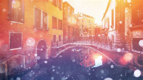 典型的威尼斯狭窄的水渠和古老的传统多彩建筑高清图片下载 正版图片505155882 摄图网