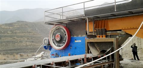 金矿石加工工艺流程及生产线设备 矿石破碎机矿石制砂机矿石碎石机价格金属矿破碎机 大华重工