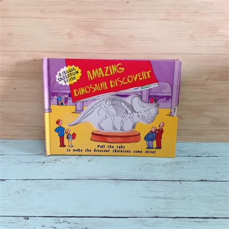 มือสอง ราคา 250 บาท Amazing Dinosaur Discovery ประเภท หนังสือปกแข็งเล่มใหญ่ สภาพ ตำหนิ