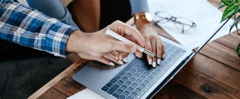 Zoho Sign Pricing And Plans Which Is Better For You Signaturely