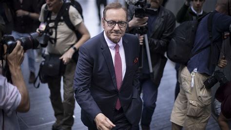 性侵才獲判無罪！凱文史貝西驚爆送醫「萬人前發病」嘆：生病脆弱 娛樂星聞