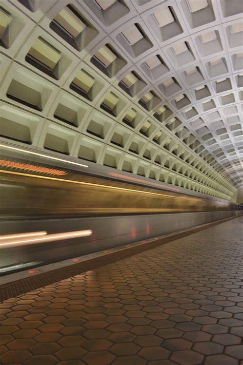 무료 이미지 빛 건축물 구조 바닥 벽 지하철 천장 선 조명 대칭 모양 일광 3072x4608 23966 무료 이미지 Pxhere