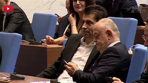 МОЛИТВИТЕ НА ППДБ БОЙКО БОРИСОВ ОПИСА АПЕТИТИТЕ НА КИРИЛ ПЕТКОВ AСЕН ВАСИЛЕВ И ШАРЛАТАНИТЕ