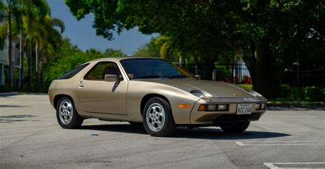 Tom Cruises Risky Business Porsche 928 Returns For Monterey Car Week Maxim