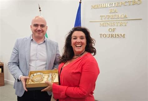 Казанлък инфо Проф Бетани Хюз започва да снима съкровищата на България