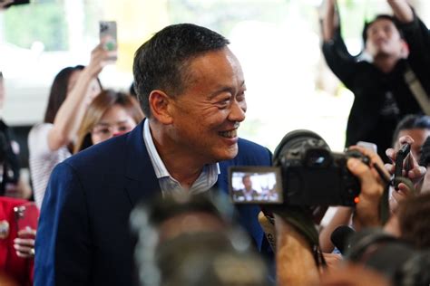 ทีวีทุกช่องเตรียมพร้อมถ่ายทอดสดหากมีพิธีโปรดเกล้าฯ นายกคืนนี้ อินโฟเควสท์