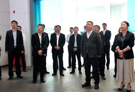 市政协主席、党组书记陈刚一行赴科大讯飞合肥总部考察交流长沙人工智能教育
