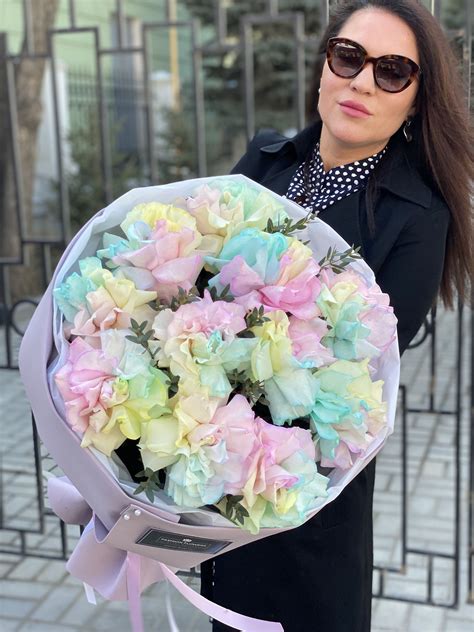 Радужные розы Казань с доставкой | Flower fashion, Flower art, Flowers