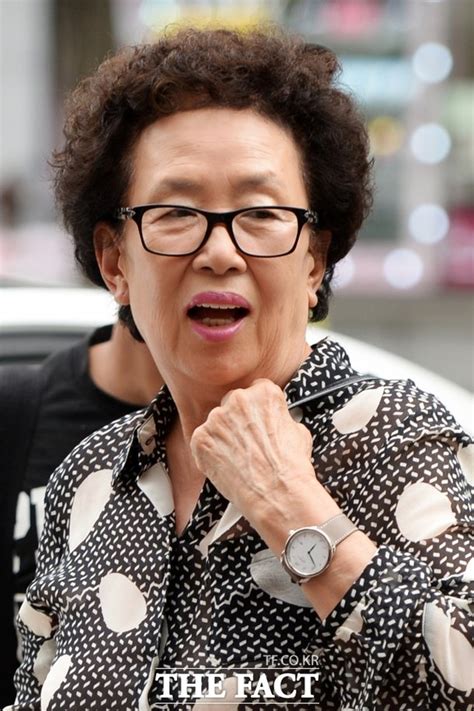 나문희 19일 남편상지병으로 별세 네이트 연예