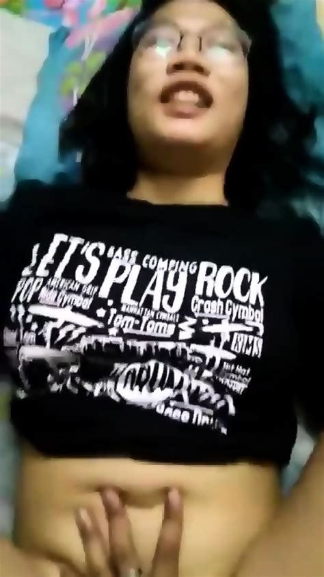 Cewek Polos Berkacamata Eporner