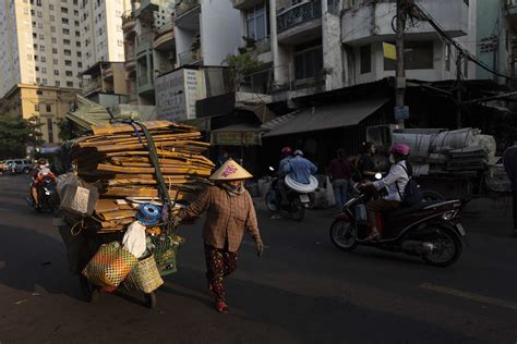 Overflowing Landfills How Shops At One Sprawling Market In Vietnam