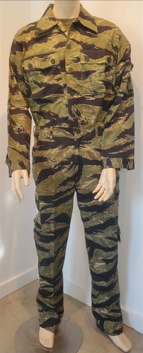 Capt Willard Uniform Package