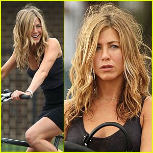 Jennifer Aniston Is A Biking Bounty Hunter Gerard Butler Jennifer