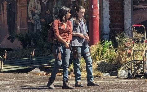 The Last Of Us Imagens Da Segunda Temporada Da Série Mostram Ellie E Dina Adrenaline