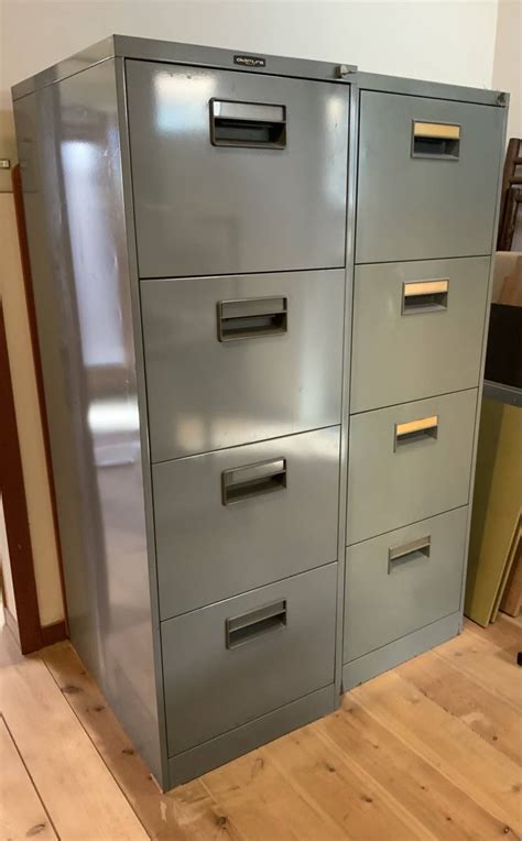 Yahoo オークション 中古 ファイリングキャビネット 4段 鍵付き 仕切