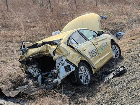 Таксиметров шофьор е убит след тежка катастрофа