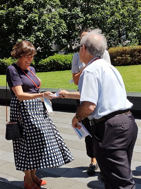 Recognising The Service And Dedication Of Our Team ⭐ Ipmandb Director Ron Trent Presents Service