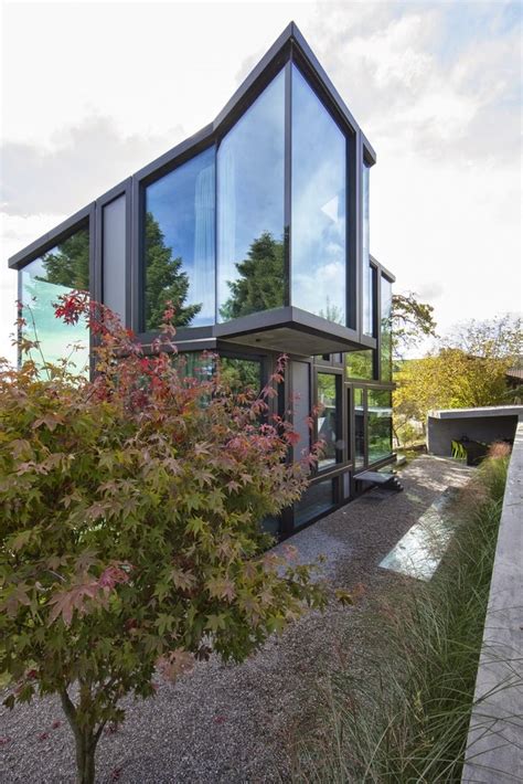 Interior Rumah Unik Warna Ungu Rancangan Desain Rumah Minimalis
