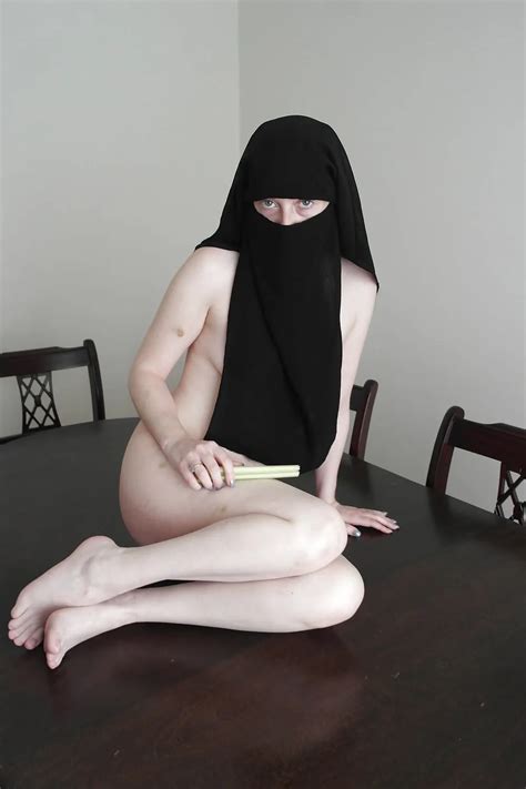 Wife In Niqab Using Celery In Her Pussy 52 Pics Xhamster